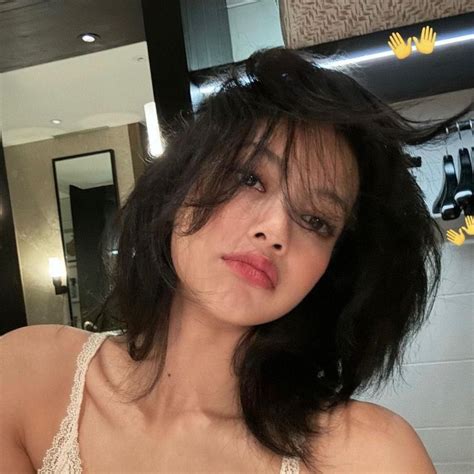 فن ها متوجه شدن پستی که اخیرا لیسا تواینستاگرامش آپدیت کر عکس ویسگون