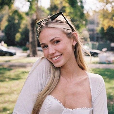 Scarlett Leithold Aesthetic Yellow Sexy Blond Artofit