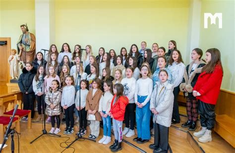 Foto Sve Ana Proslava Dana Osnovne Kole Bijakovi I Radio Mir