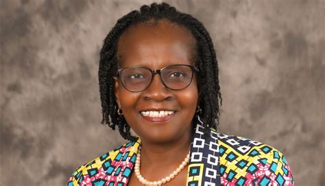 Florence Oloo Premio Harambee “empoderar A La Mujer Es Empoderar A La