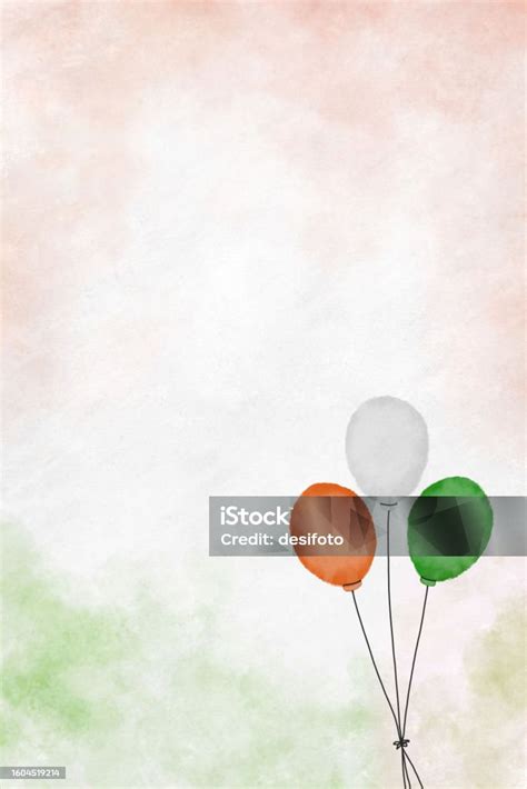 밝은 주황색 또는 사프란 인도 코트디부아르 아일랜드 국기에서와 같이 흰색과 녹색의 삼색 풍선의 수직 배경은 얼룩진 지저분한 벽에 낙서로 그려져 충분한 복사 공간을 남깁니다