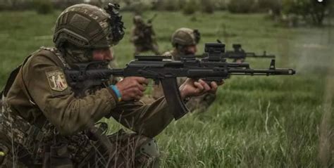 Зарплати вчителів та лікарів за грудень можуть піти військовим у вересні — нардеп Читайте на