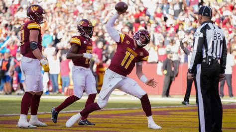 Washington Commanders Quarterback Carson Wentz Qb Sneak Td Caps