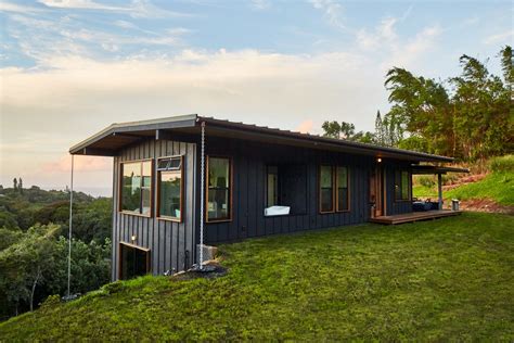 Hawaiian House Harvests More Energy And Water Than It Consumes