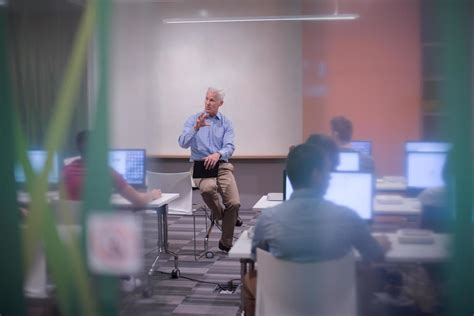 Teacher And Babes In Computer Lab Classroom 12446336 Stock Photo At Vecteezy