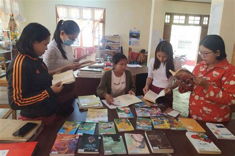 ပုဗ္ဗသီရိမြို့နယ်တွင် စာဖတ်ရှိန်မြှင့်တင်ရေး ရွေ့လျားစာကြည့်တိုက်စနစ်ဖြင့် စာအုပ်၊ စာစောင်များ င
