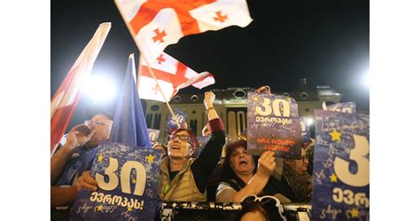 Защо хиляди грузинци се вдигнаха срещу спорния закон за чуждестранните агенти