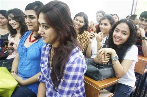 Delhi University Girls Protesting Against Hostel Timings Get Threats Hindustan Times Scoopnest