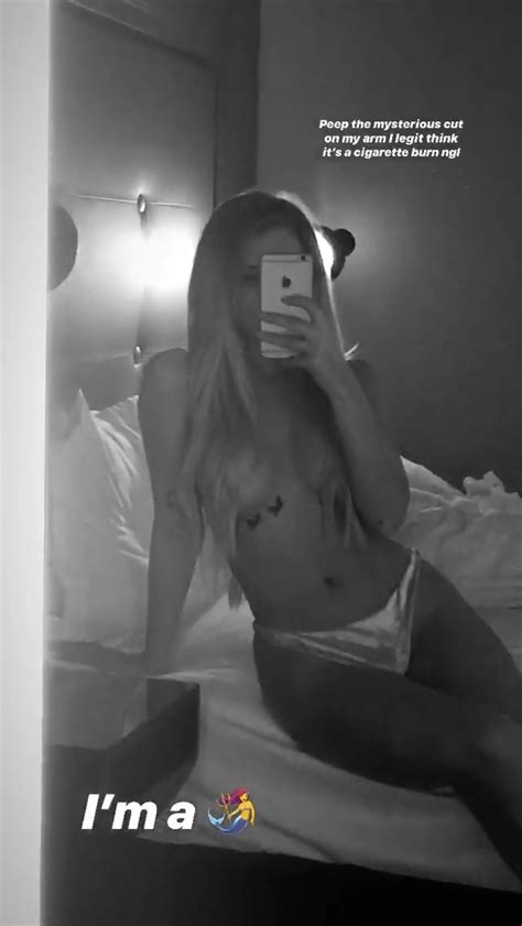Lottie Moss Topless Valentines T 4 Photos And Video The Fappening