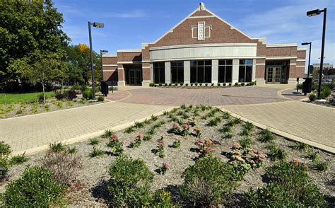Purdue University Dedicates New Dining Court