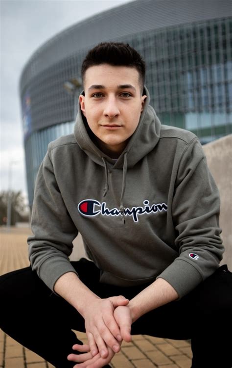 Krzysztof B Krzysztofb Model Gliwice Portfolio Zdjęcia Wymiary Maxmodels Pl