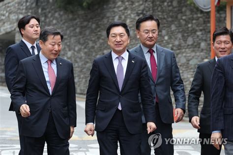 김기현 대표 이명박 전 대통령 예방 연합뉴스