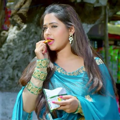 Kajal Raghwani Picture Wallpaper Photo Image And Sexy And Hot Photos
