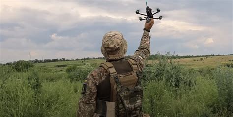 В Україні серійно виробляють Fpv дрони з машинним зором що вони можуть відео