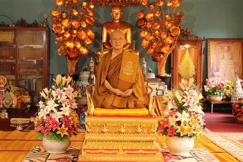 សម្តេ សម្តេចព្រះមហាសង្ឃរាជ បួរ គ្រី ជាព្រះសាកលវិទ្យាធិការ