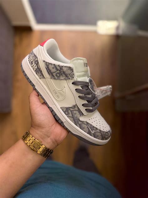 First Copy Nike Sb Dunk Dior 2025