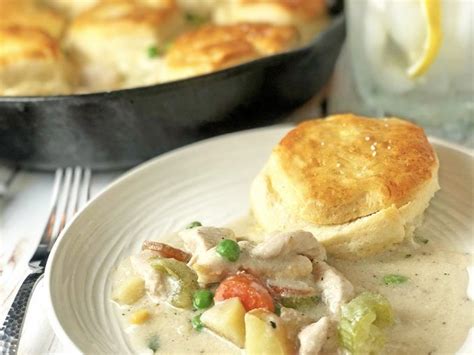Chicken Skillet Biscuit Pot Pie Reipe Biscuit Pot Pie Pot Pie Easy