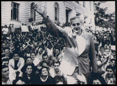 Iverieli ზვიად გამსახურდია მიტინგზე თსუ ს სტუდენტებთან ერთად