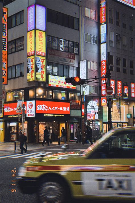 有人在上野也想找人一起吃飯的嗎 我已經17天沒有和其他人說話 我快痛苦死了我的天 （我每天都在和我家狗視訊聊天） 今年19歲 女生 曾經是自學生 喜歡手帳文具類也喜歡音樂電影 超愛泰勒絲 很愛