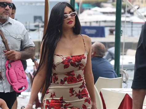 Kylie Jenner Wears Sexy Bodycon Floral Dress During Kourtney S Wedding Weekend Atelier Yuwa