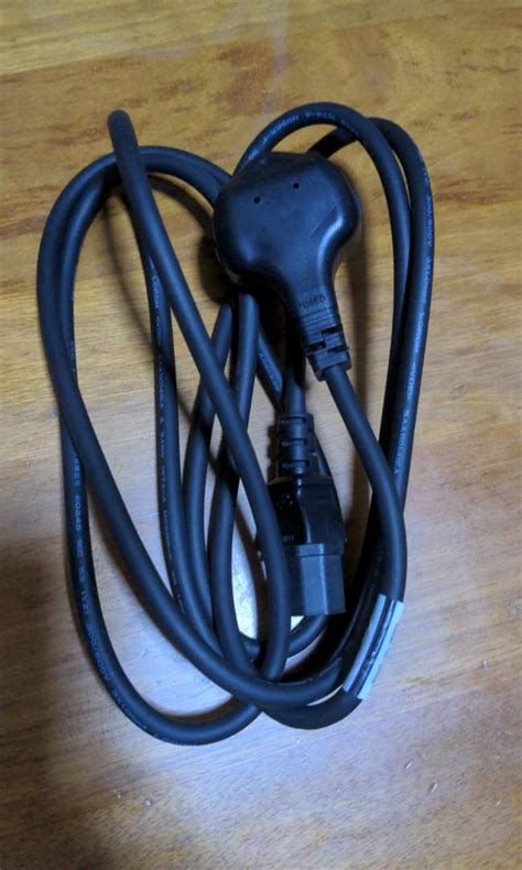 C15 Iec 13a Power Plug Uk 3 Pin 2m Length Computers And Tech Parts And Accessories Cables