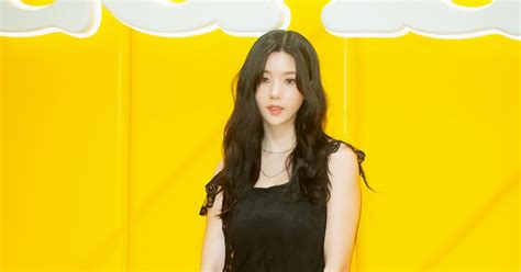 [포토] 권은비 보고도 믿기지 않는 어마무시한 비율