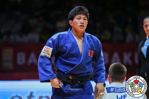 Гавьяат тамирчин Ц Цогтбаатар Тунисын бөхийг ялав