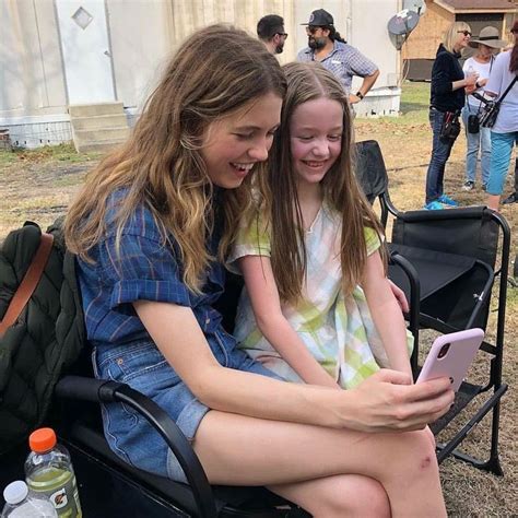 tv shows에 있는 emily님의 핀