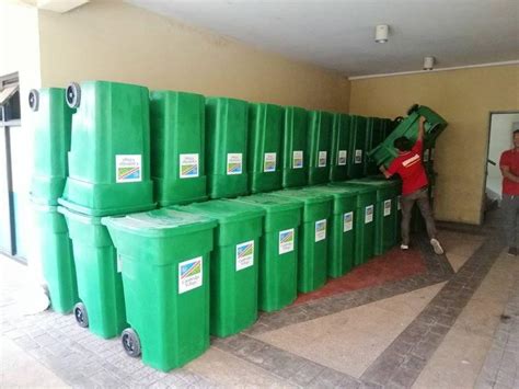 Rolling Bin Furniture And Home Living Gardening Gardening Tools And Ornaments On Carousell