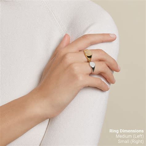 Signitas Inc The Chapin School Oval Signet Ring