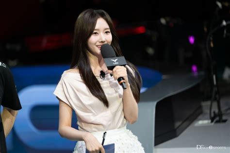 [포토] 윤수빈 아나 Kt가 세트 12연승이네요