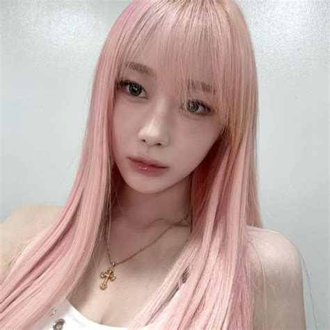Pin De E En Aespa ᐟ Pelo De Color Pelo Rosa Celebridades