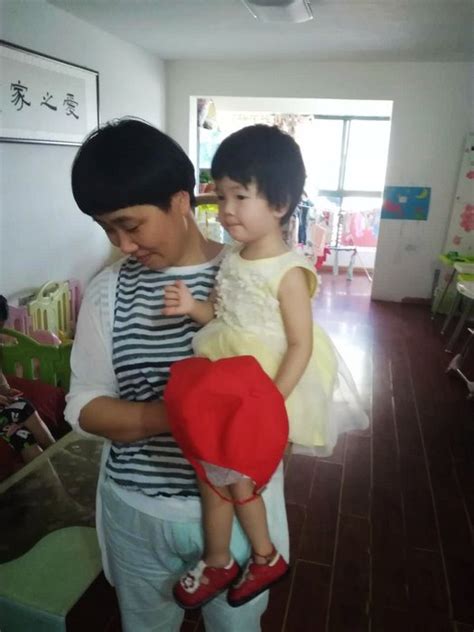 育才幼儿园“关爱孤残儿童”福利院慰问活动 平顶山育才幼儿园 河南省示范性幼儿园