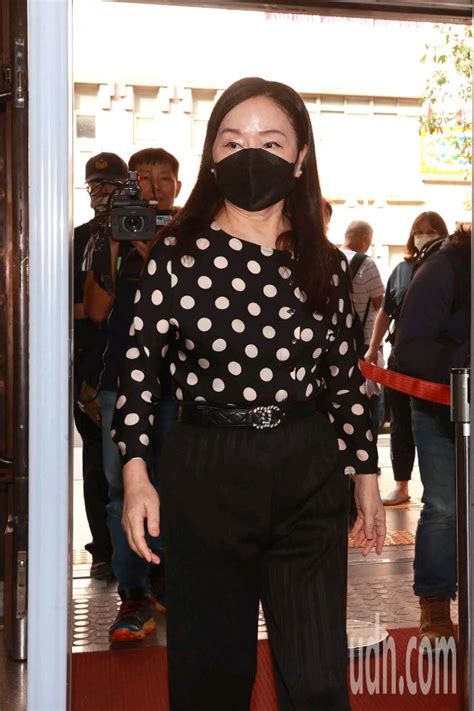 烏龍爆料張淑娟是晶華緋聞女主角 周玉蔻拒認罪辯：「蔣家家世要釐清」 爆料公社