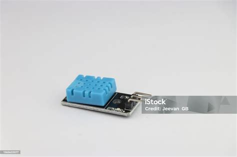 Photo Libre De Droit De Module De Capteur De Température Et Dhumidité Dht11 Isolé Sur Fond Blanc