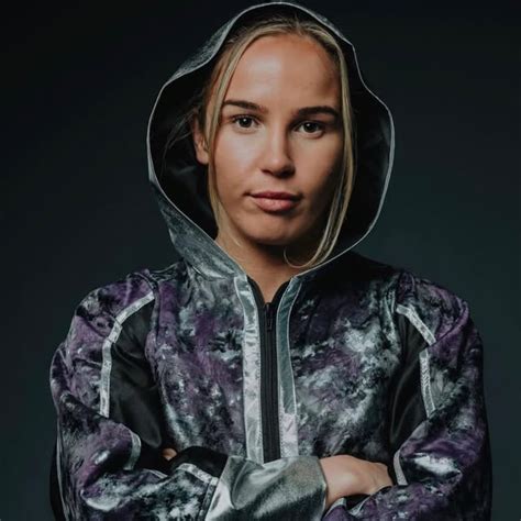 Chloè Watson Chloewatsonxx • Threads Say More