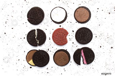 Assorted Flavored Of Oreo Chocolate Sandwich Cookies And Cream In