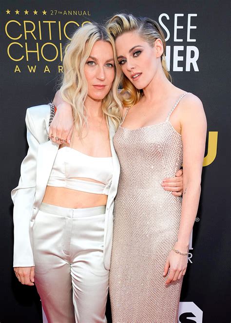Kristen Stewart Wedding Photos See Her Intimate Ceremony With Dylan