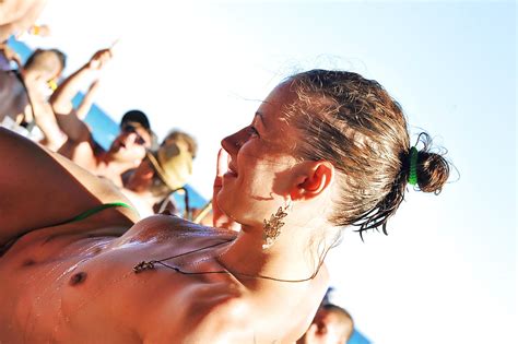 Nude In Spiaggia By Franchi Porn Pictures Xxx Photos Sex Images