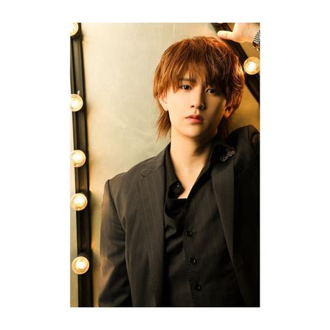 新しい宣材写真🤲 ホスホスの写真も変えましたよ ・ 歌舞伎町 ホストクラブ ローランド