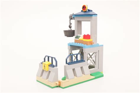 Lego Jurassic Park 76957 Velociraptor Escape Review