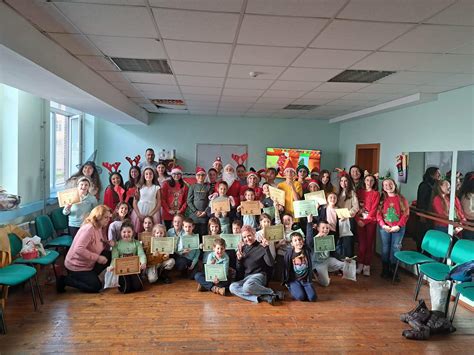 Коледна изненада за 1в клас от 5в клас ОУ Найден Геров