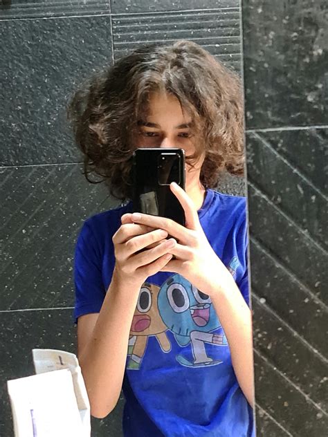 Gumball Shirt Selfie Scrolller