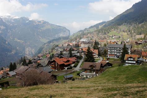 스위스의 작은 마을 탐험 라우터브루넨 뮈렌 두피디아 여행기