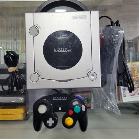 Silver Platinum Nintendo Gamecube System With Controller And Cables
