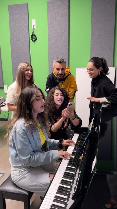 زنگ تفریح دانشگاه موسیقی😁🎹 Youtube