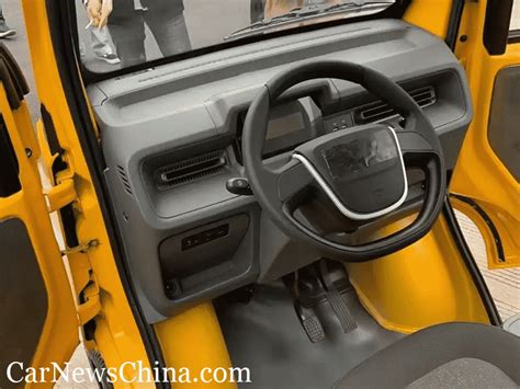 Itsy Bitsy Wuling E10 Van Spotted