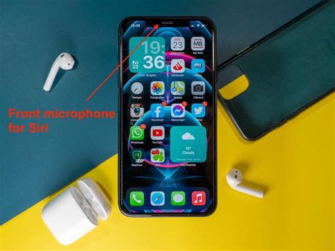 Where Is The Microphone On Iphone 11 Located Descriptive Audio