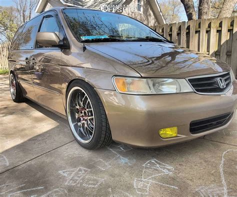 2003 Honda Odyssey With 20x9 13 Xxr 526 And 245 40r20 Vercelli Strada