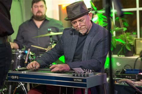 Muusik Tõnu Timm Ehk Tõun Annab Pärast 40 Aastat Muusikuna Välja Esimese Sooloalbumi